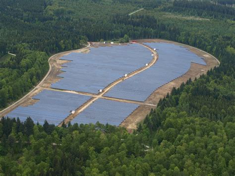 EnBW nimmt größten Solarpark in Baden Württemberg in Betri EnBW