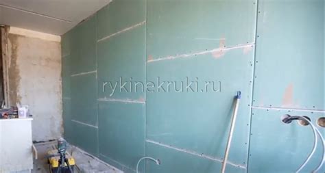 Как правильно крепить гипсокартон к стене