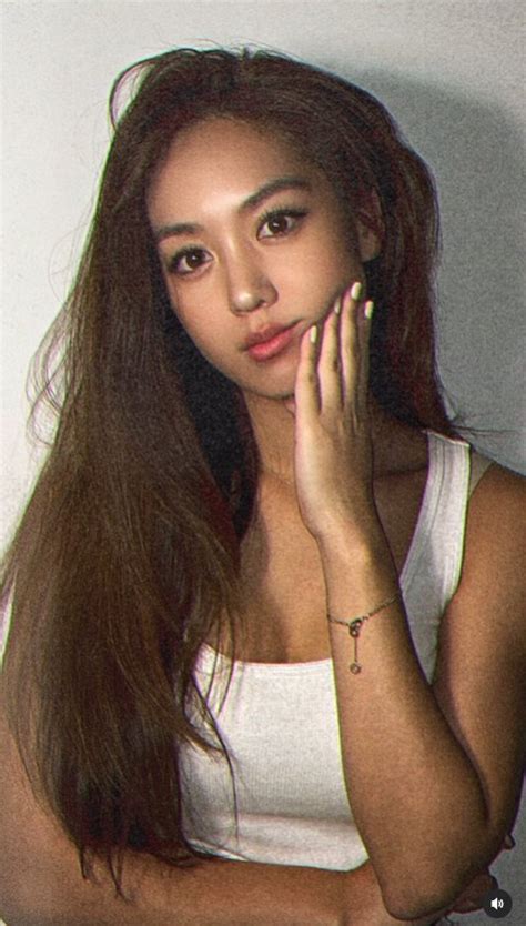 골때녀 김희정 탱크톱 하나만 입어도 예뻐…육감적 몸매 [n샷] 네이트 연예
