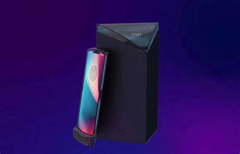Motorola S Foldable Razr Leaks A Different Take On The Foldable Pickr