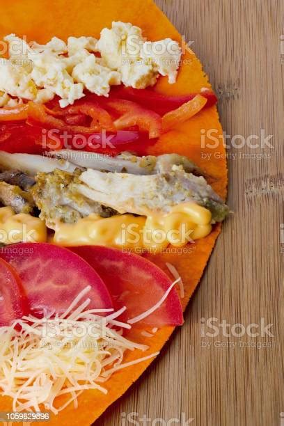 Shawarma 요리 재료는 피타 빵에 거짓말 그릴에 중동 요리입니다 0명에 대한 스톡 사진 및 기타 이미지 0명 고기