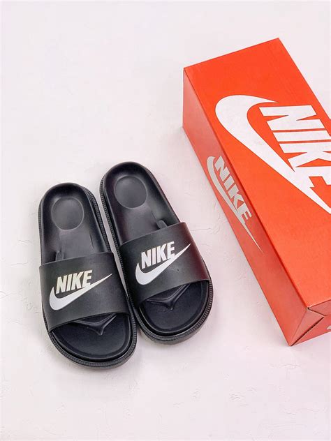 Сланцы Nike Benassi купить в интернет магазине Ozon по выгодной цене