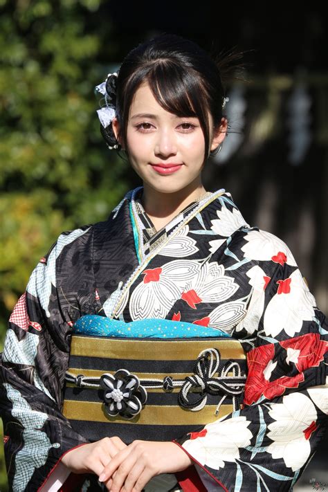 『オスカープロモーション2025年新春晴れ着撮影会』本田望結「お酒が飲めるようになった1年。約束通り『芋』いきました」本田紗来「自分の身に