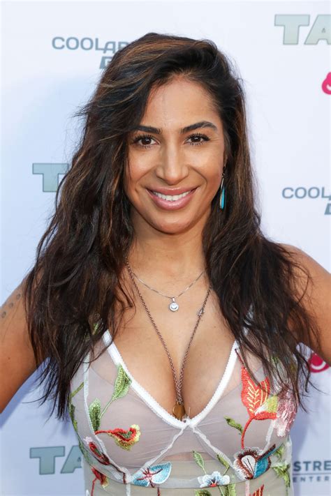 Liana Mendoza Style Clothes Outfits And Fashion • Celebmafia