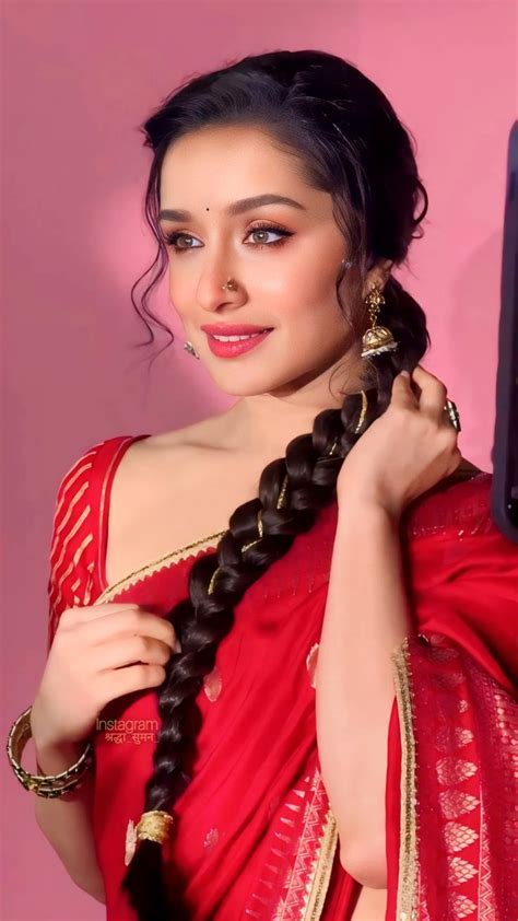 Shraddha Kapoor Stree Look Hd Wallpaper Celebrity Dresses Celebrity