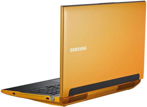 Геймерский ноутбук Samsung Series 7 700G7A стал желтым | gagadget.com