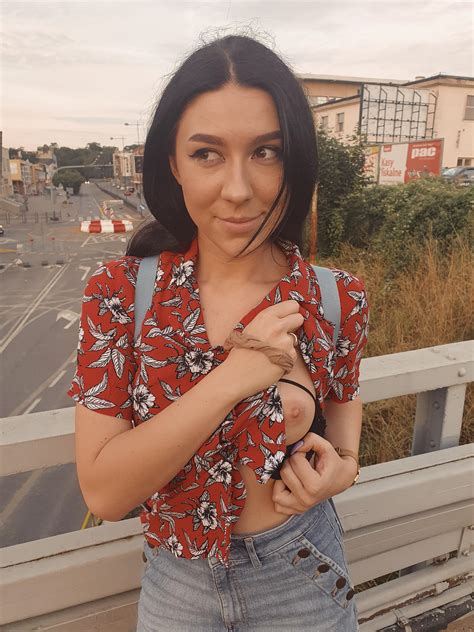 Adorably Flashing The Passing Train~ Porn Pic Eporner