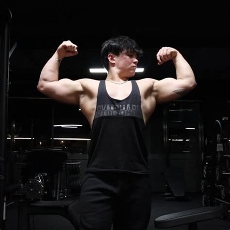 Tristan Baekelandt BAKKIE Bakkie Fitness Threads Say More