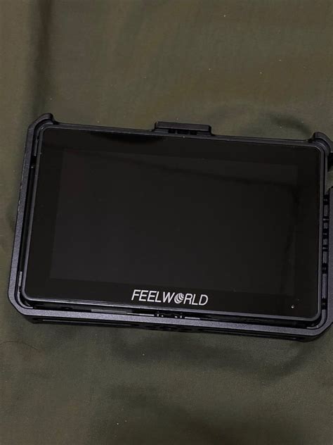 Feelworld F5 Pro V2 monitor With cage, Photography, Photography ...