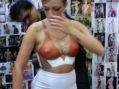 Câmera Escondida Flagra as Gostosas Amadoras da Erótika Fair 2014 São
