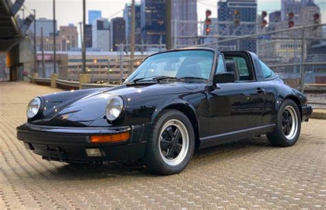 ტომ კრუზის 1986 წლის Porsche 911 აუქციონზე იყიდება