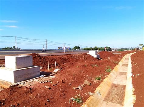 Passarela Para Pedestres é Construída Sobre A Br 163 Próximo Do Acesso