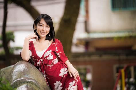 4k Asian Bokeh Pose Dress Hands Smile Brunette Girl Glance Hd