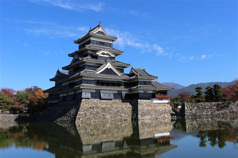 【国宝・松本城】現存12天守の中でも唯一の連結天守群とは？ プレふぁぼ｜知ればドヤれる情報サイト
