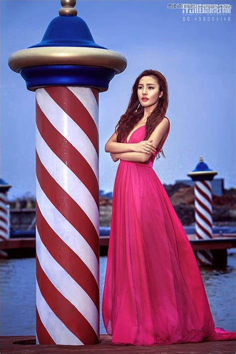 Photoshop调出外景婚片质感的铜色效果 Ps教程网