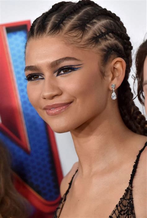 Zendaya In Braids For Spiderman Zendaya Makeup Zendaya Hair Zendaya Outfits Spiderman Makeup