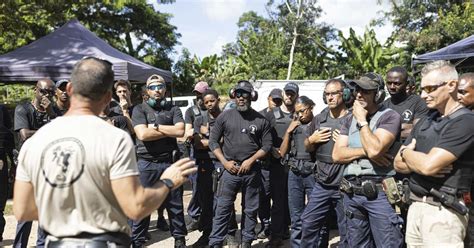 Mayotte Manifestation Pour La Reprise Des Expulsions Par Bateau