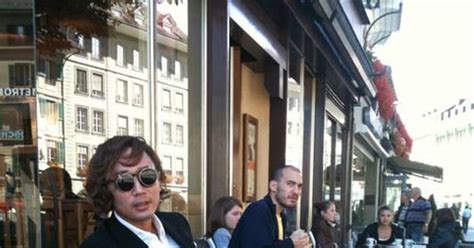 정재형 근황 공개 레옹안경 쓰고 파리지앵 포스 작렬