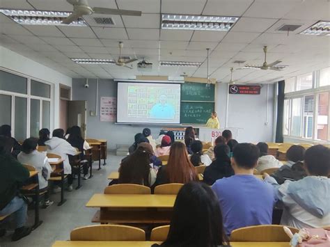 缤纷学苑马克思主义学院组织开展学党史爱祖国教育线上公益大讲堂活动 长江大学马克思主义学院