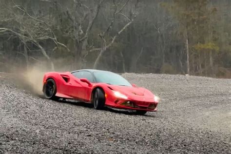 貧窮限制我的想像，原來ferrari F8 Tributo可以這樣開！ 汽車鑑賞 Nownews今日新聞