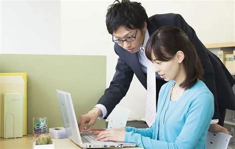 【excel使用教程】替换单元格里的空格以后数字全变成乱码了，该怎么办呢？excel高效应用 商业新知