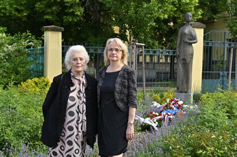 10 6 2021 účast SOPVP na pietním aktu Lidice v Gymnáziu Kladno Zdeňka