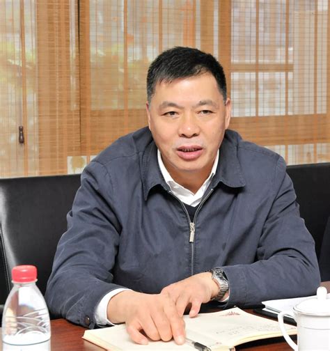 集团新闻 三替集团有限公司 省委组织部副部长、省人力社保厅党组书记、厅长鲁俊带队来三替集团调研