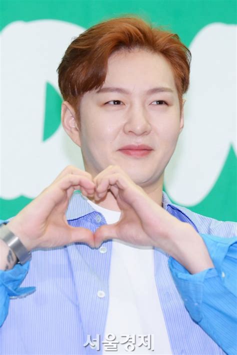 비투비 이창섭 창소뿌 하트 중 [se★포토] 네이트 뉴스