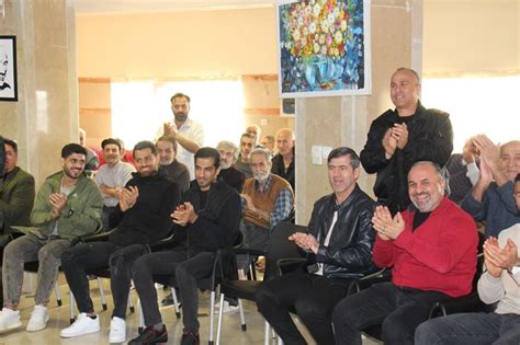 حضور کادر فنی و بازیکنان پرسپولیس در آسایشگاه خیریه کهریزک کرج عکس