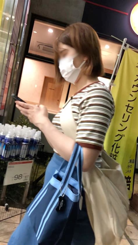 【お買い物中の眺め60】程よい肉付きのカワイイolさんを店内で観察！avcolecom