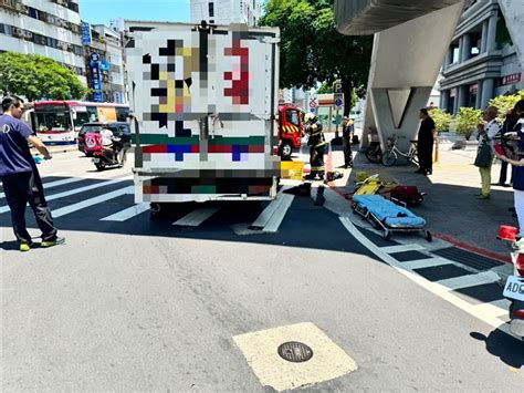 癌婦過馬路跌倒遭貨車輾斃 招名威一看眾人批「冷血」：為什麼不扶她