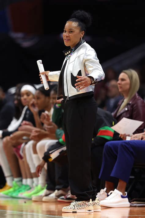 A Closer Look At The Designer Looks Of Dawn Staley The Ncaas Flyest