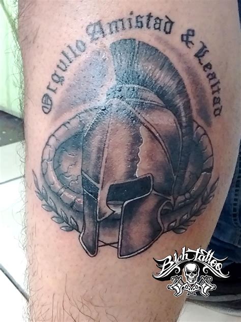Casco Espartano 2 De 7 Tatuajes Realizado Por Héctor León En Bich