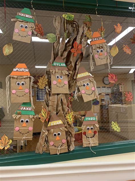 Pin By Anna Ciuffi On Autunno Fall Classroom Decorations Fall Arts