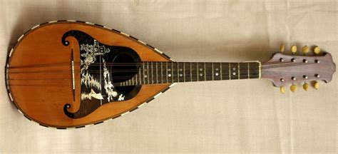 Мандоліна концертна з Італії Чернігівський обласний історичний музей ім В В Тарновського