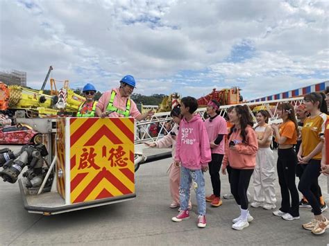 《綜藝大集合》胡瓜錄影無極限？！坐吊車大喊「高空彈跳」眾人驚呆｜四季線上4gtv