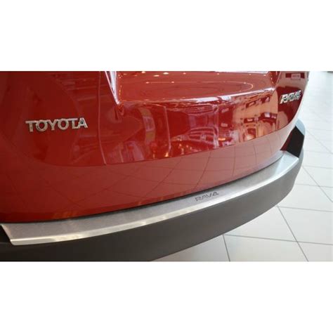 Накладка на задний бампер Toyota Rav 4 2017, купить по выгодной цене в ...