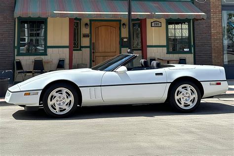 1990 Chevrolet Corvette Convertible Vin 1g1yy338xl5104249 For Sale