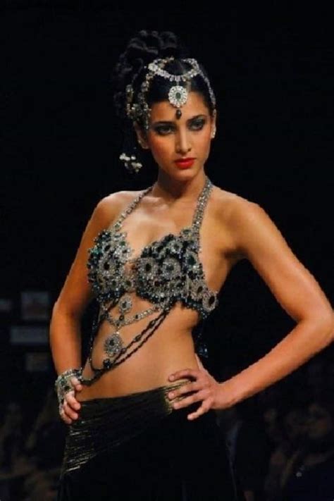 Shruti Haasan Looks Hot Af In This Picture