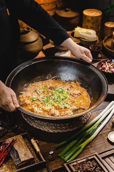 东北老家 传统怀旧 东北菜 铁锅炖大鹅 铁锅炖土鸡 东北铁锅炖 东北菜图片下载 花瓣网
