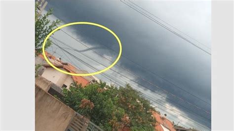 Vídeo Leitor registra formação de nuvem funil em São Gabriel do