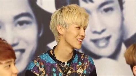 Luhan Pre Debut Selca