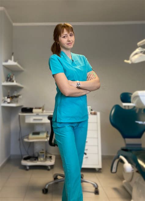 Д р Ани Вълнева Зъболекар Стоматолог Пловдив Супердок