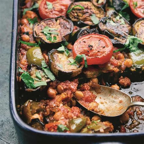 Ovenschotel Met Aubergine Kikkererwten En Tomaten Recept Gebakken