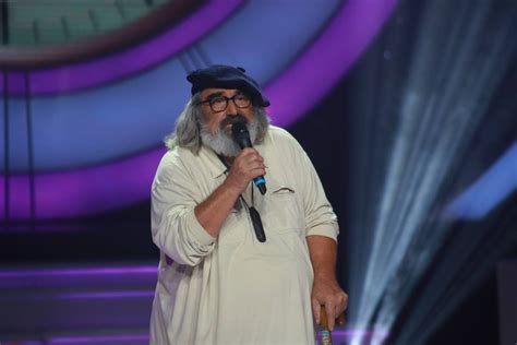 Umetnost Je Njegov Život Poznati Slikar Oduševio žiri Lakoćom Pevanja Foto Grand Online