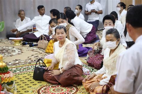 លោកជំទាវម៉ែន សំអន៖ រាជរដ្ឋាភិបាលកម្ពុជា ប្រារព្ធពិធី រាប់បាត្រ បង្សុកូល