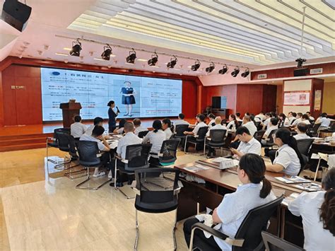 课堂互动、小组pk中原银行平顶山分行举办网点服务质量提升培训管理员工