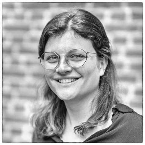 Observant Online Service Over Ons Lotte Van De Loo