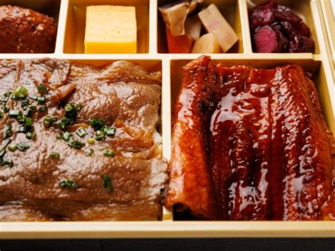 東京精肉店の鰻蒲焼と和牛カルビ重御膳 3000円｜【お弁当デリ】お弁当の配達デリバリー