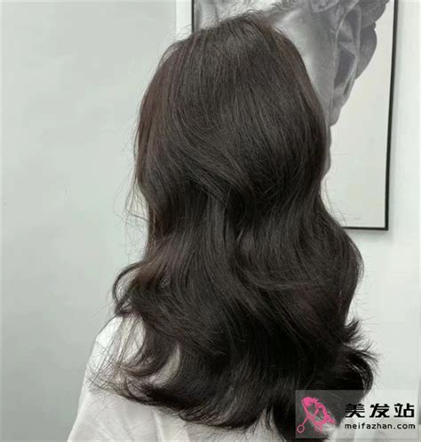 不需要漂色的染发 高级质感黑茶色 染发发型 美发站